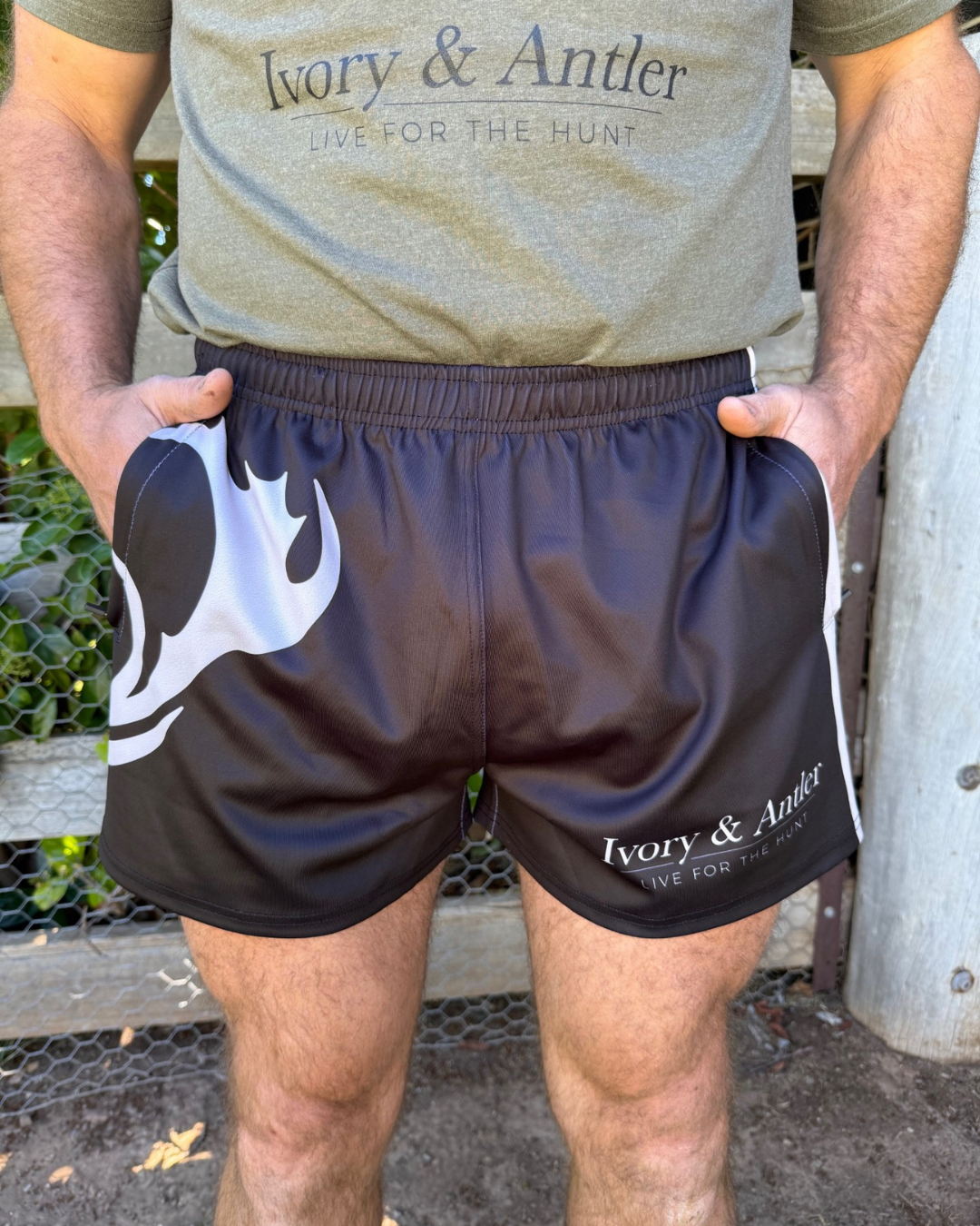 Footy Shorts – Ivory & Antler